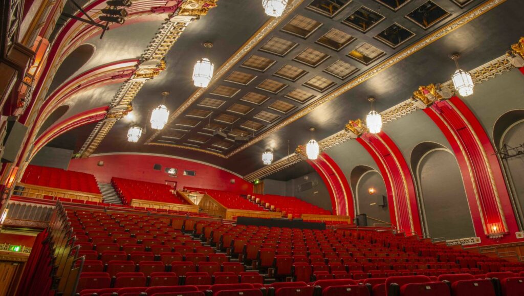 Broadway Theatre, Catford - Castrads